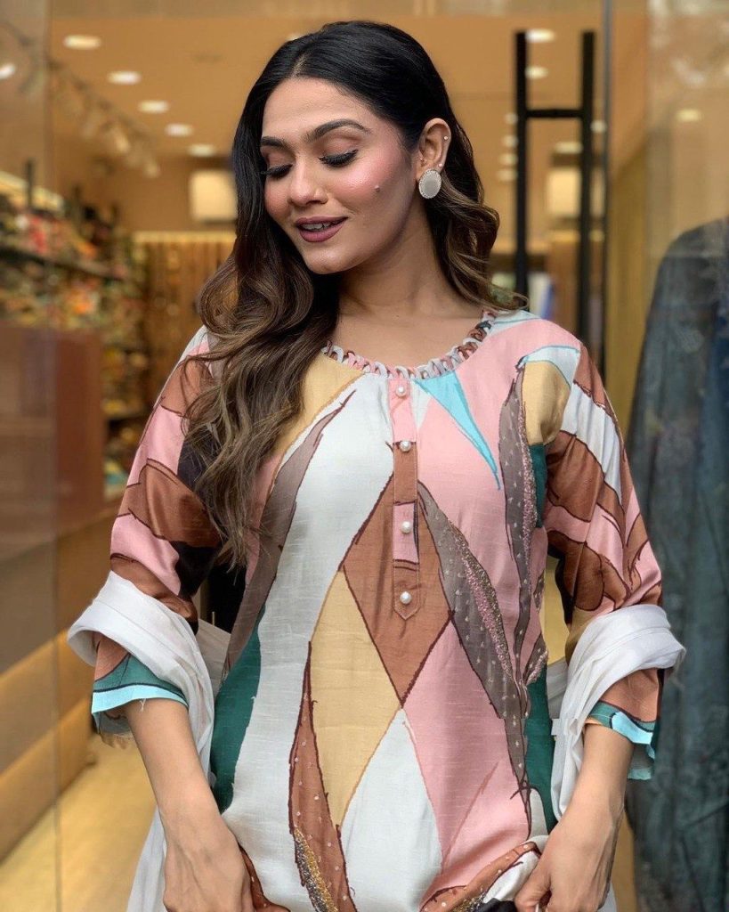 Perfect Malty Color Muslin Embroidery Chain Works Salwar Suit - Royal ...